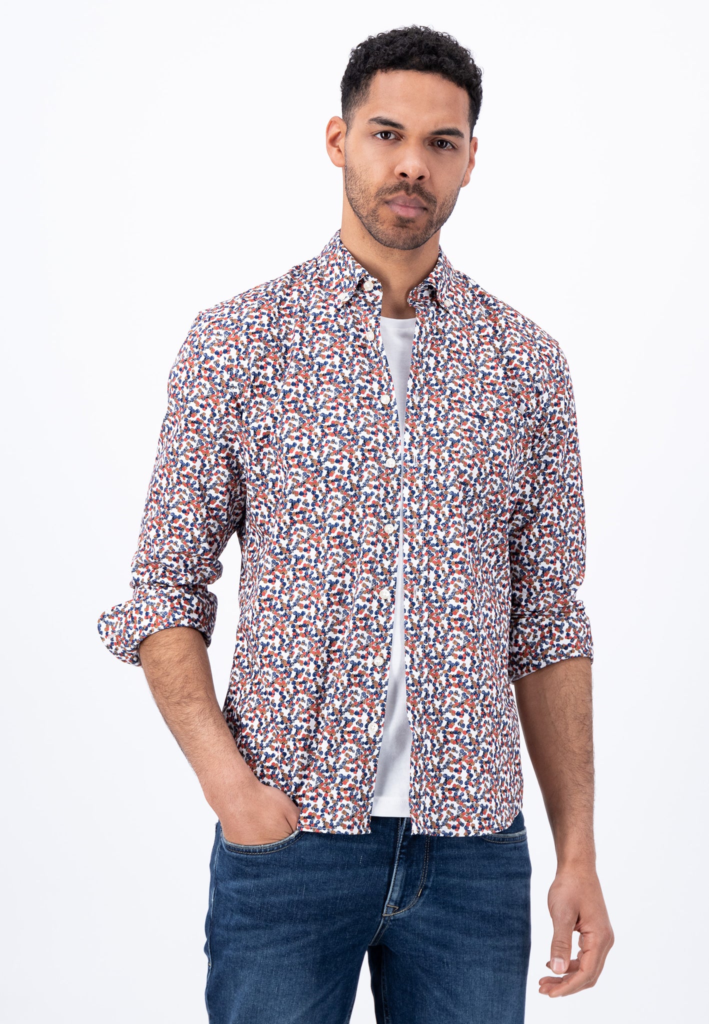Pustered shirt with button-down collar and breast pocket – FYNCH-HATTON ...