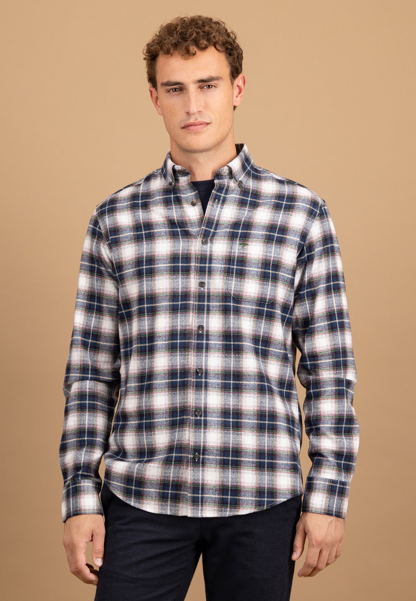 Cotton shirt with a soft check pattern and button-down collar – FYNCH ...
