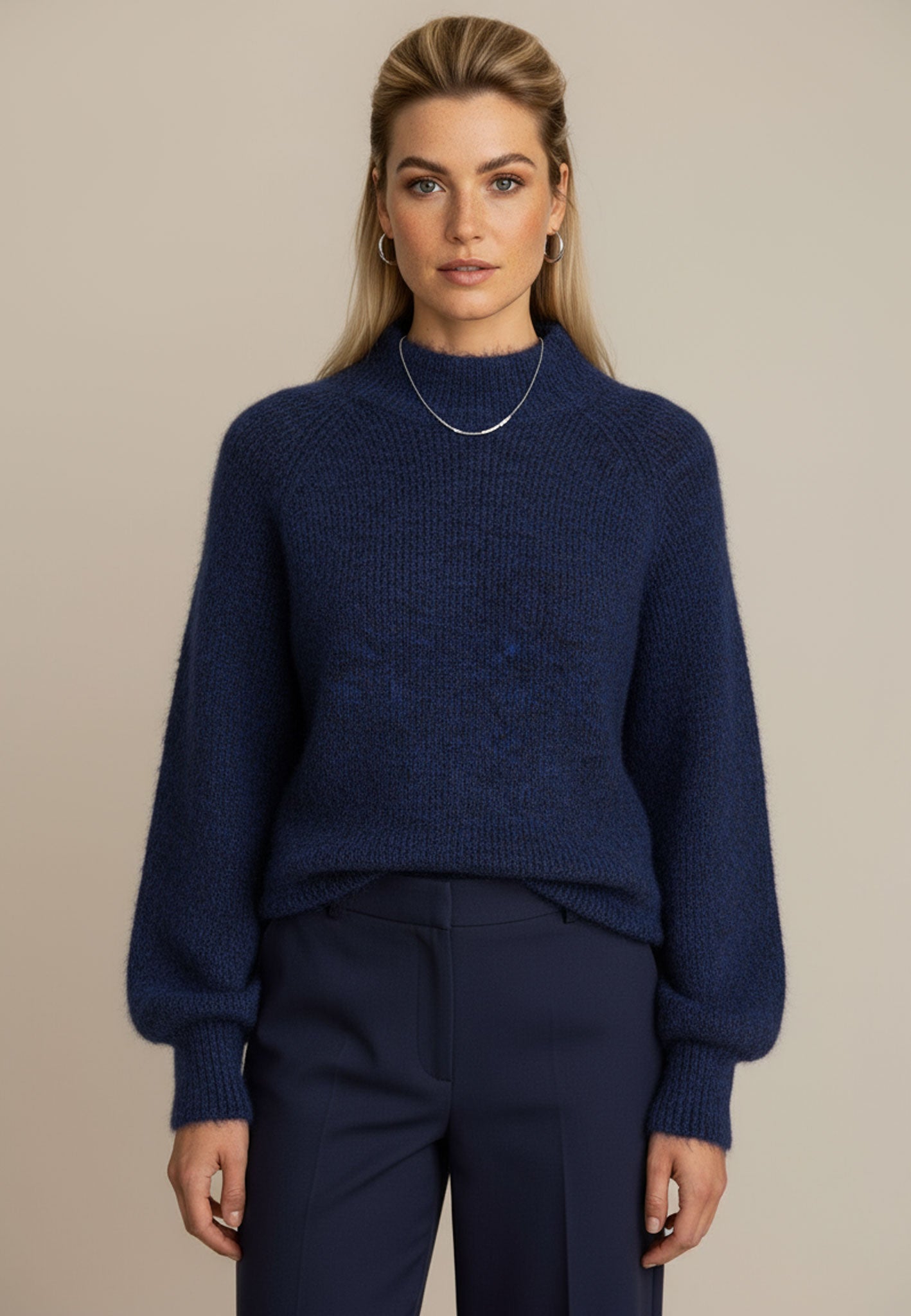 Strickpullover aus Alpaka-Wollmix mit Stehkragen und Ballonärmeln ...